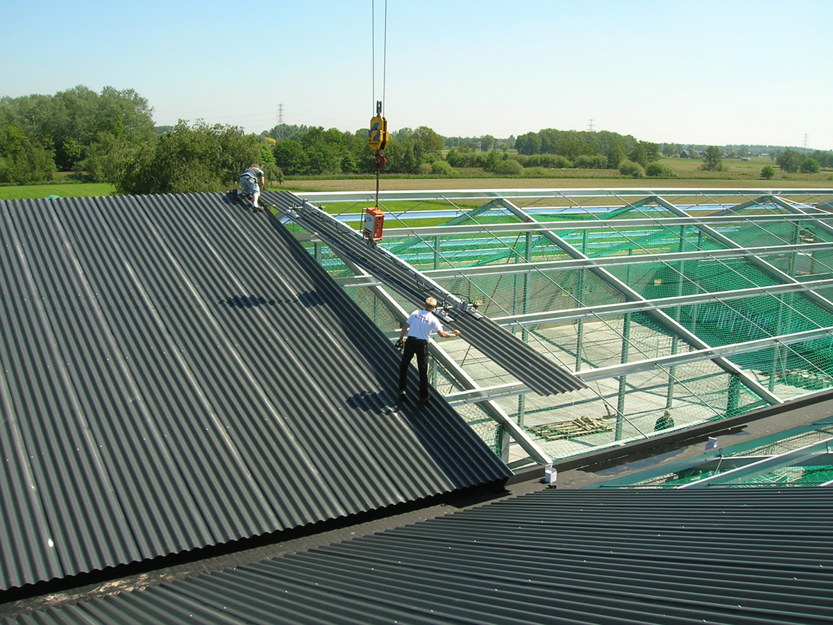 CladBoy: vacuum lifter for sandwich panels and more | VIAVAC